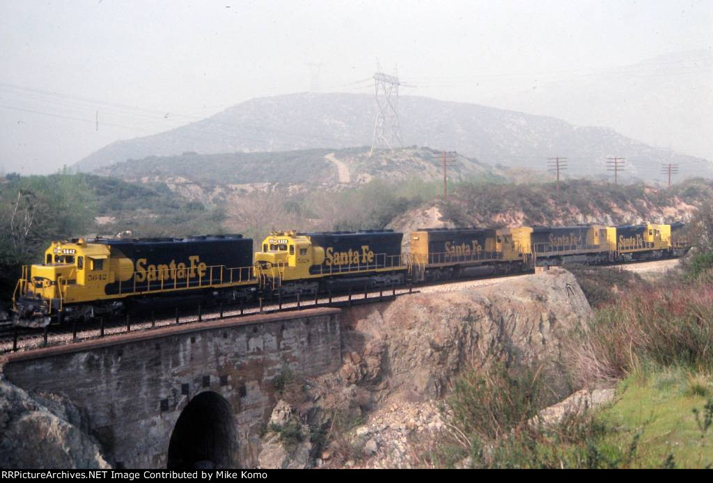 Santa Fe SD45-2 5642